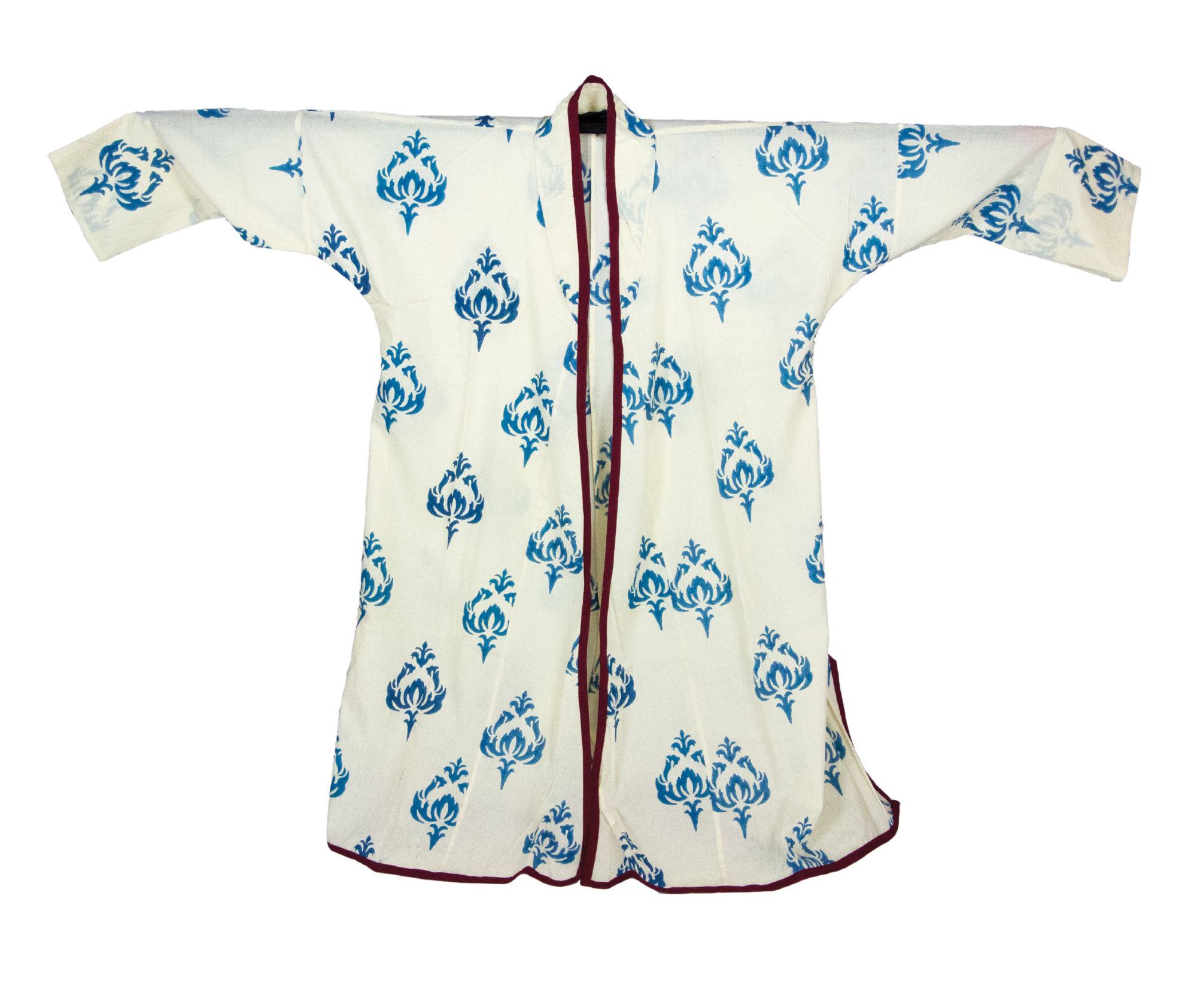 Damask Chapan Robe – Castello di Potentino